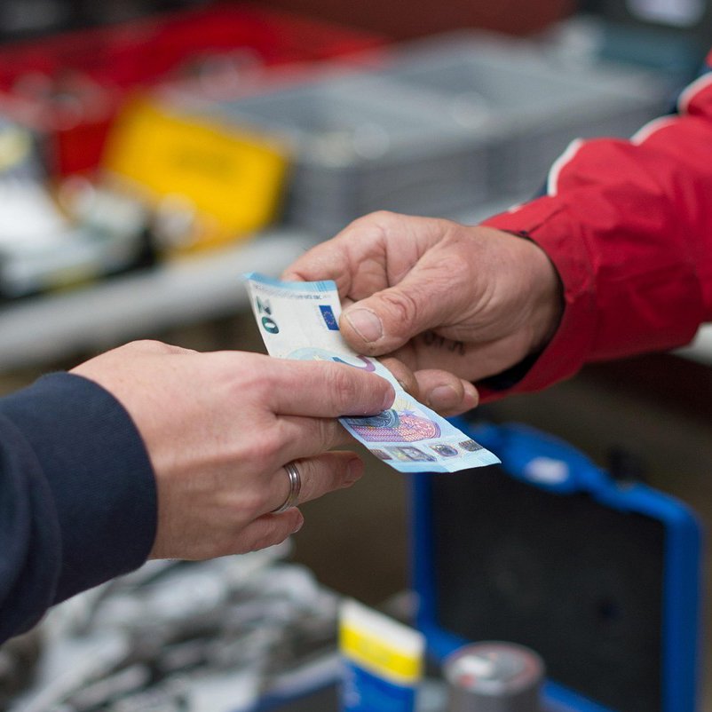 pay - 3 irregular verb forms (V1, V2, V3)